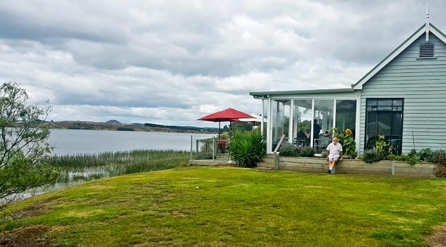 Lake Edge Café | Otways Hinterland Fully Licensed Café